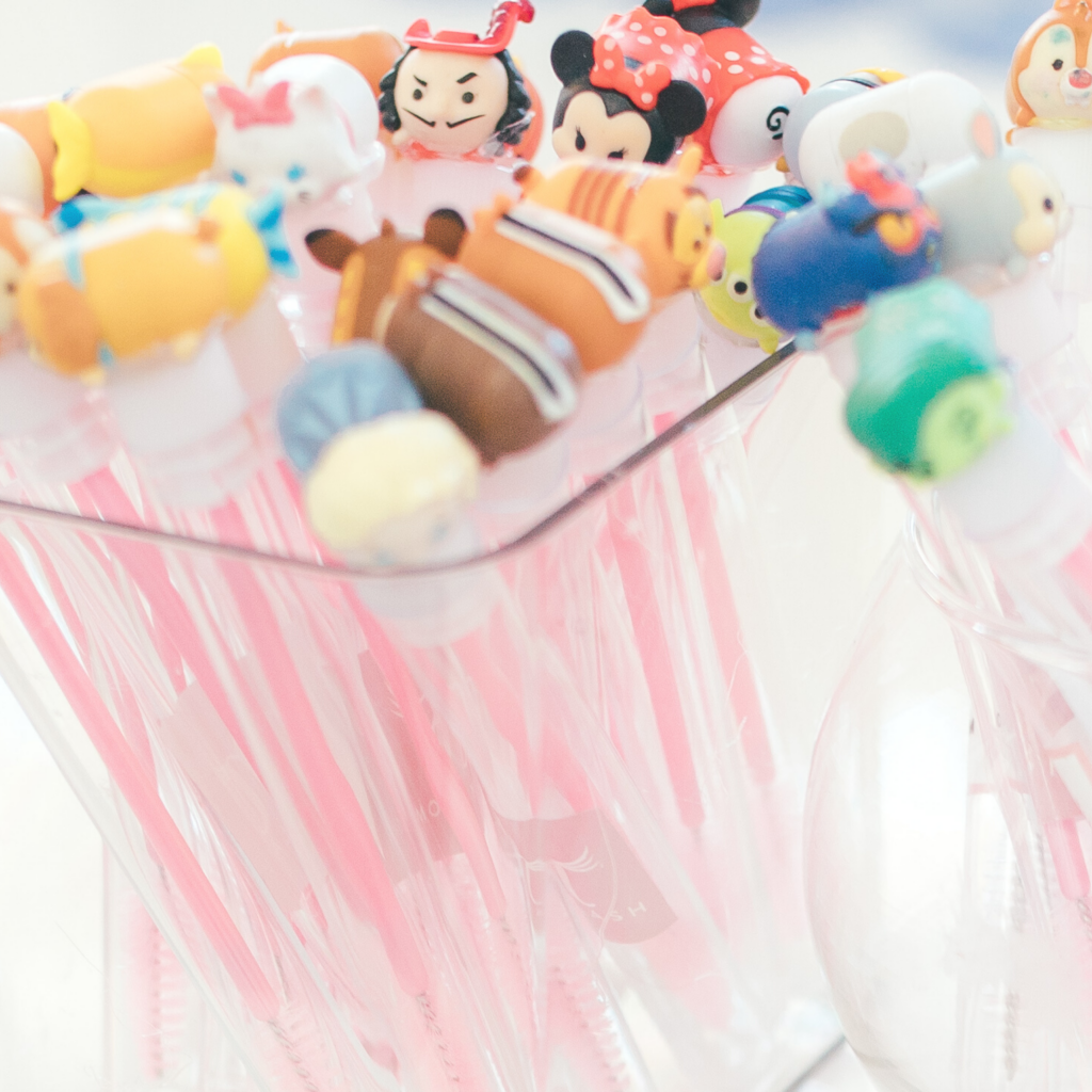 Lash Brush With Cute Mini Figures - Shop